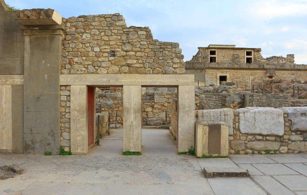 Exploring the Labyrinth of Crete: Lost in the mystery of the mysterious ...