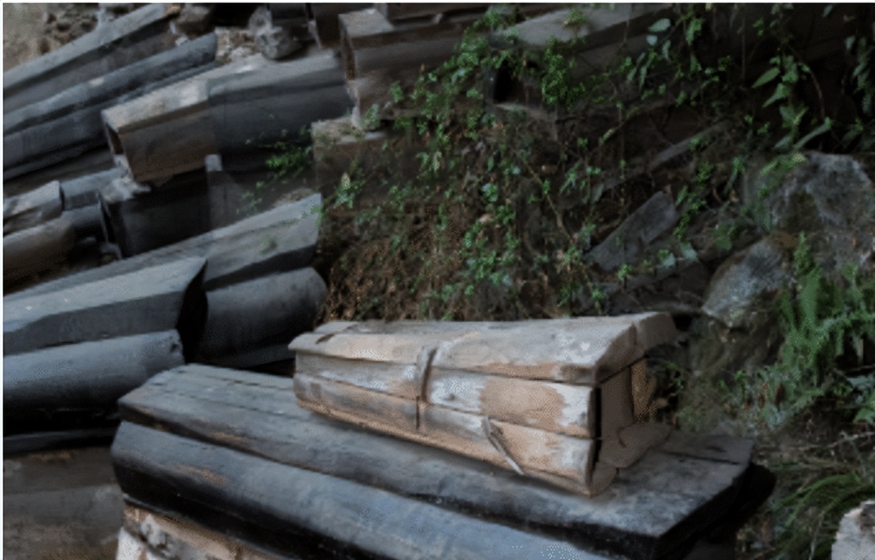 Why is the coffin one big and the other small, one high and the other ...