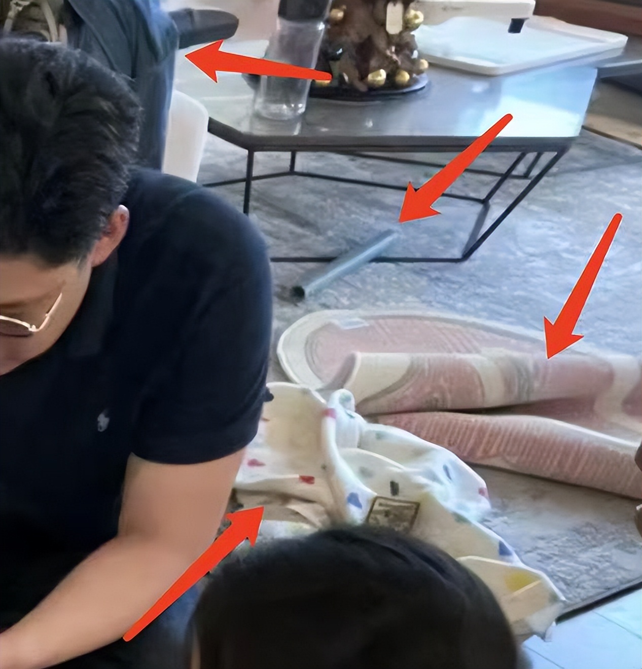 Huo Qigang's 44th birthday photos were exposed, the room was in chaos ...