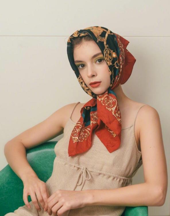 London ins fashion blogger Freya Hawks quirky daily wear - iNEWS