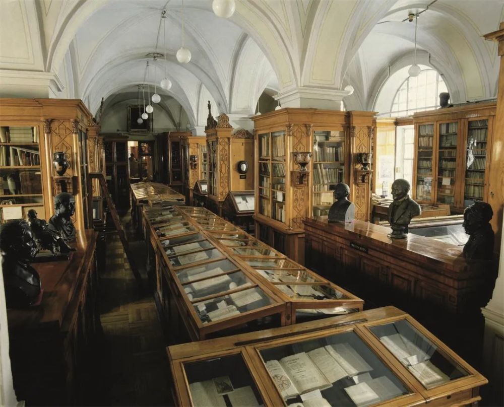 On Public Reading in Britain in the 17th and 18th Centuries - iMedia