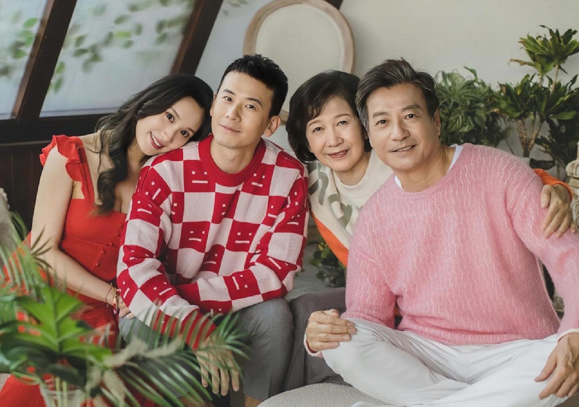 The famous frozen age male god gets more and more handsome the older he gets!The whole family is ...