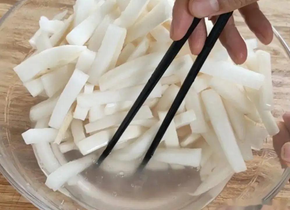 Are pickled crispy radish sticks difficult?Sichuan Aunt: Add it to ...
