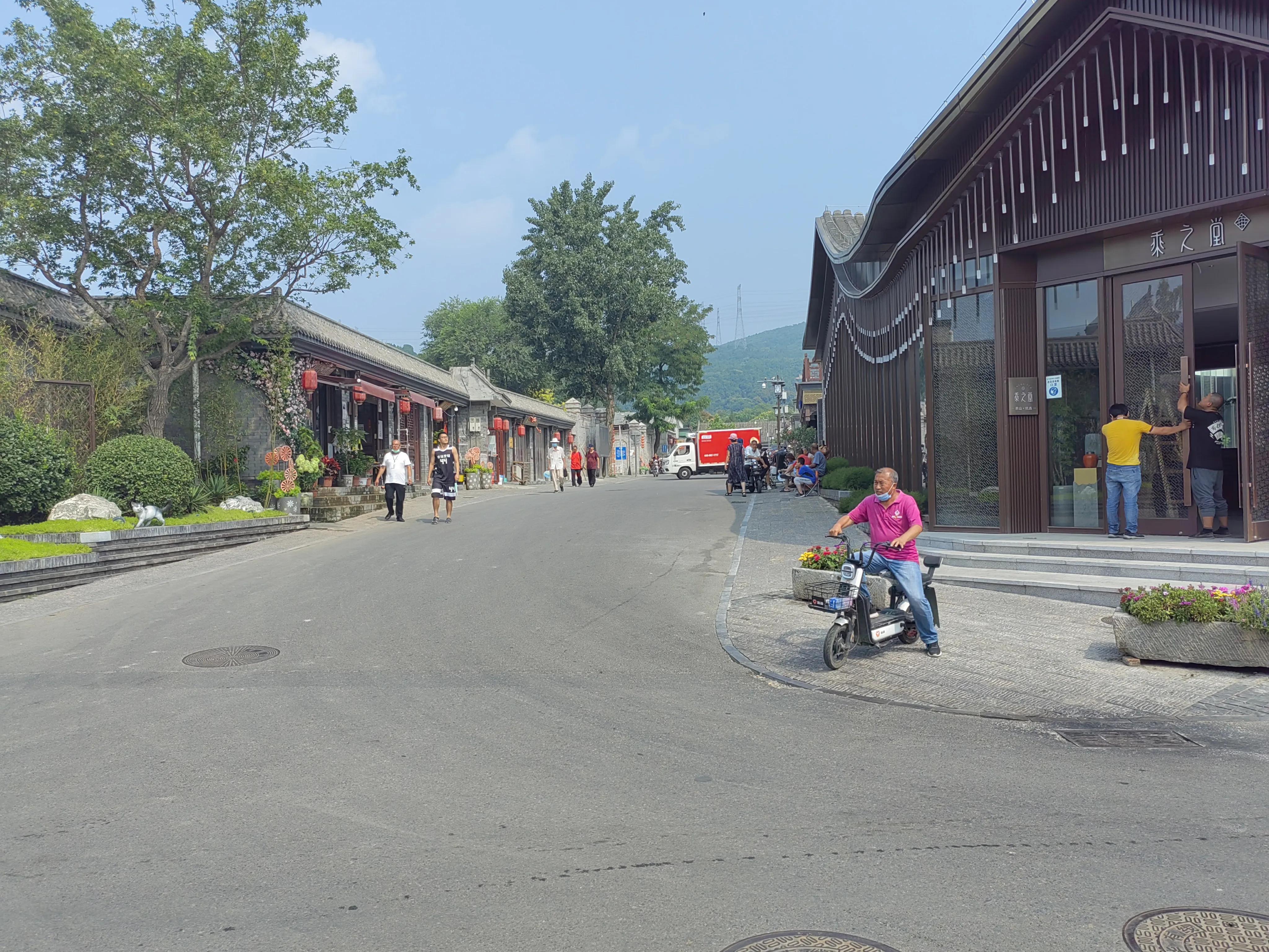 Fahai Temple Fried Cake King - iNEWS