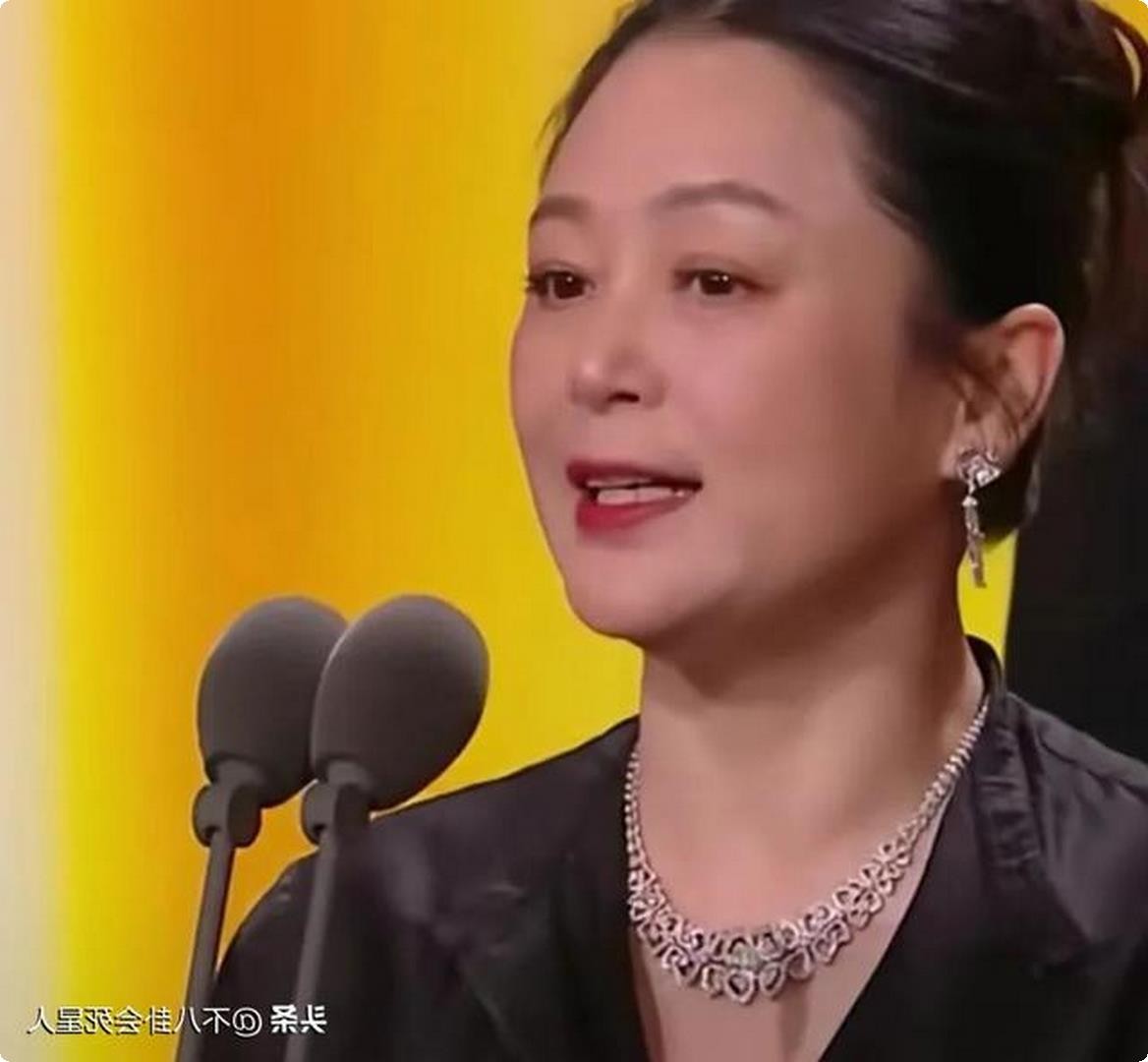 54-year-old Chen Hong attended the event. Her wrinkled face was said to ...