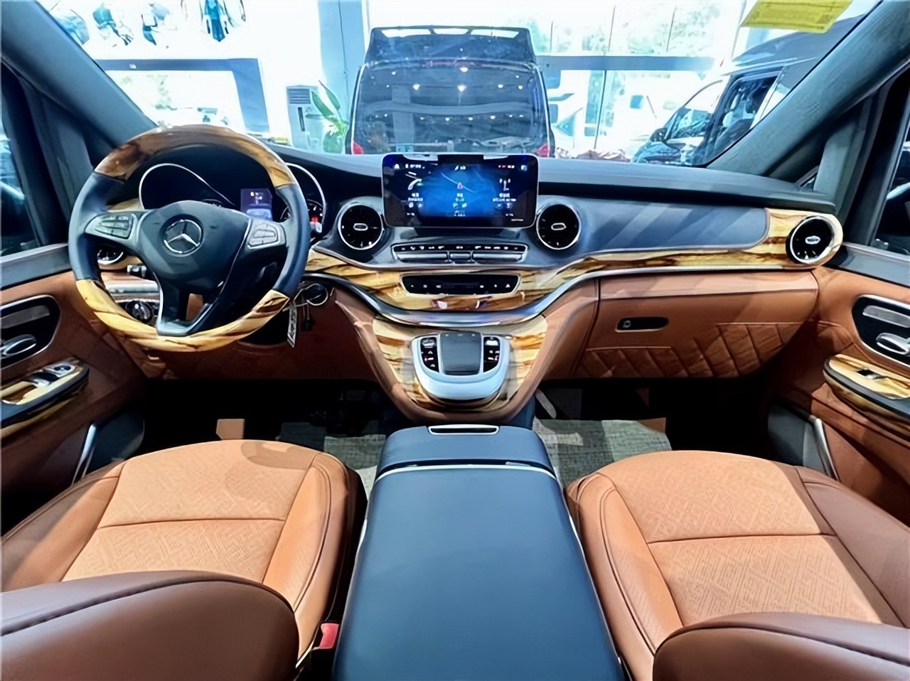 Mercedes-Benz V260L high-end customization, Hawker V780 top Maybach version high-top luxury ...