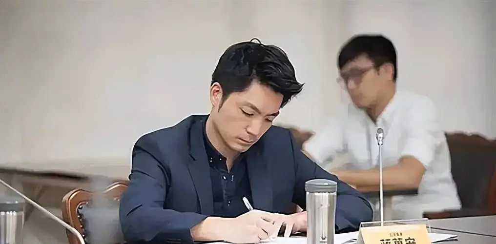 The blue camp is in chaos, Jiang Wan'an is alone, it's good to be young ...