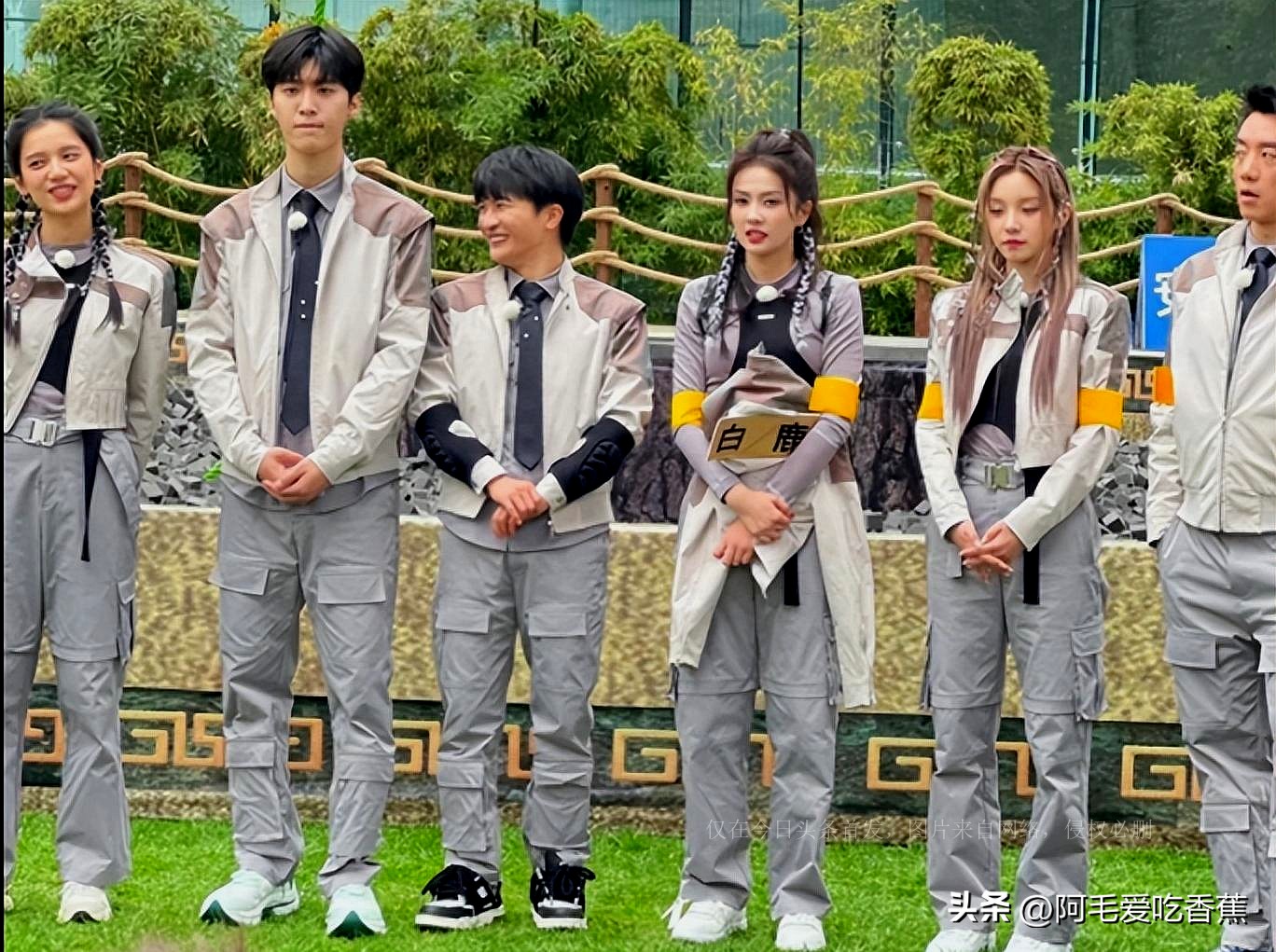 The filter of "Running Man" in the wake-up video was shattered, and the ...