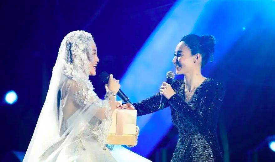 Simba's wedding invitation to Cecilia Cheung is purely sympathetic?Is ...