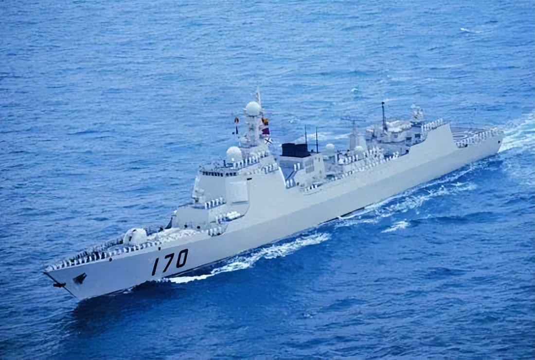 How heroic is the Lanzhou ship of our navy to intercept the invaders at ...