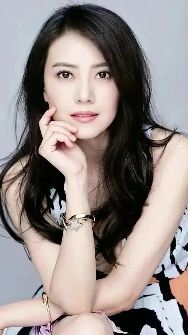 Gao Yuanyuan Exquisite Atlas on April 30, 2023 - iMedia