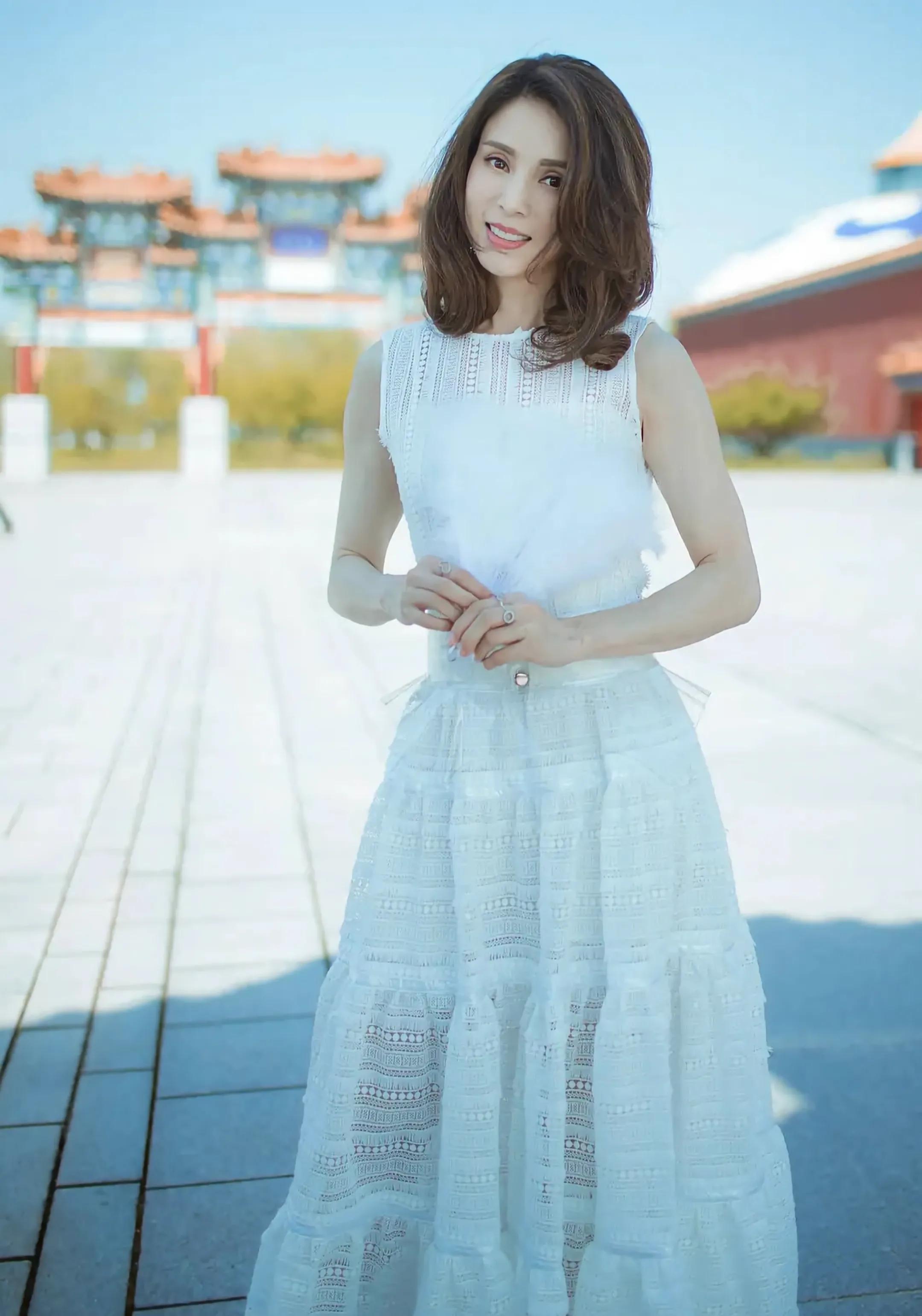 The protagonist of this issue—Li Ruotong, the 116th issue of the ...