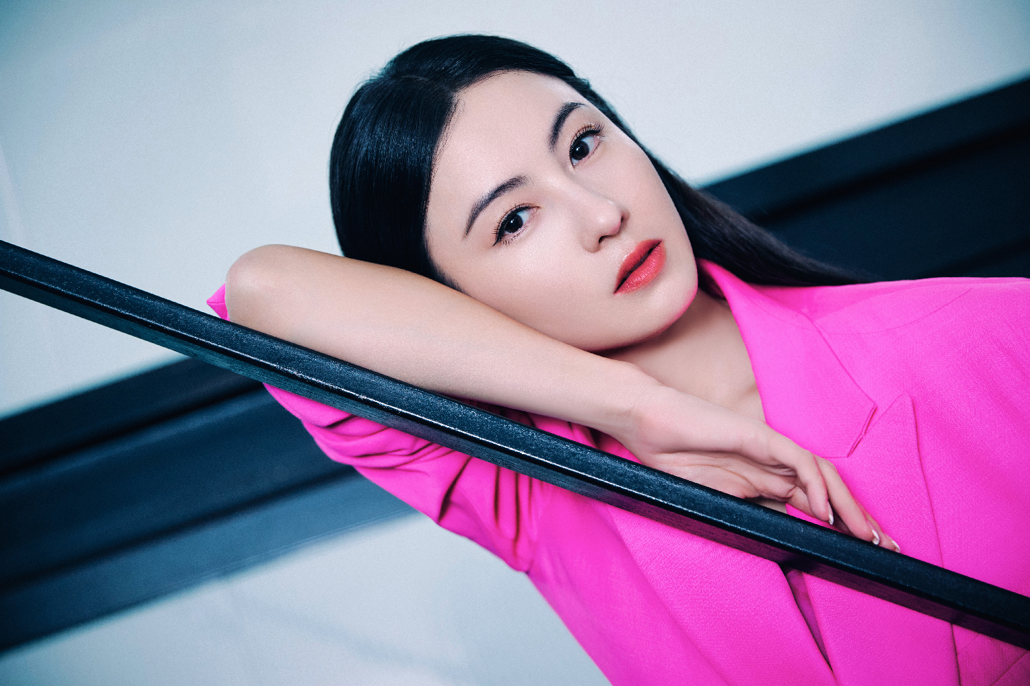 Cecilia Cheung's live broadcast is in perfect condition. The rose red ...