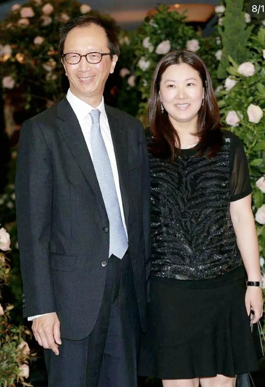 Fu Mingxia suddenly appeared on the streets of Shanghai for the first ...