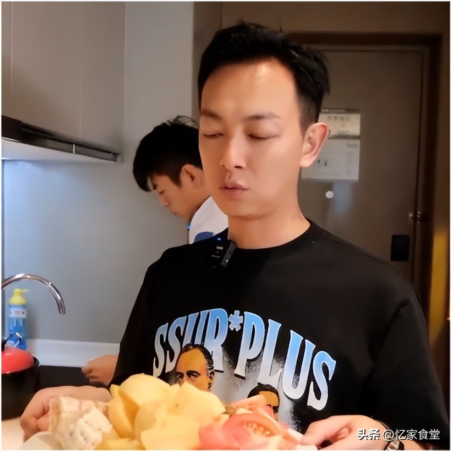 Lin Feng and Wu Zhuoxi are in Changsha, and Liang Jinghui is cooking ...
