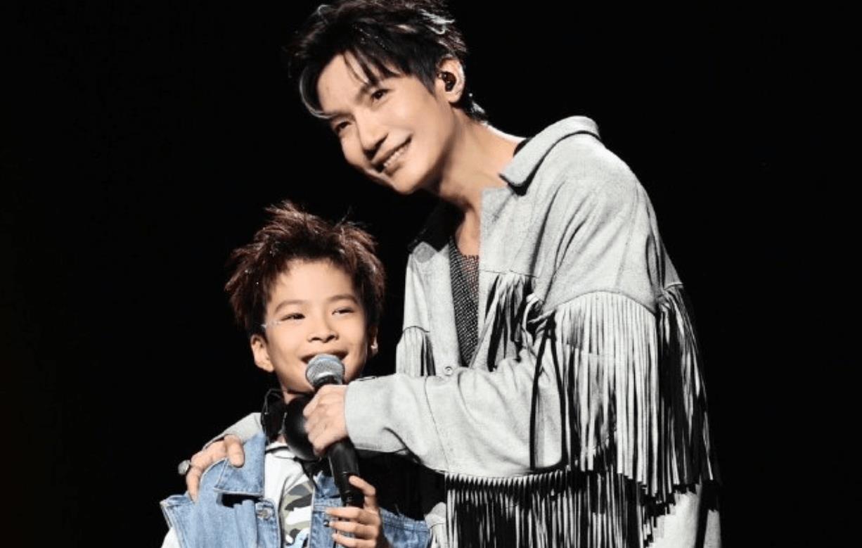 Chen Chusheng performed with his son on the same stage at the Beijing ...