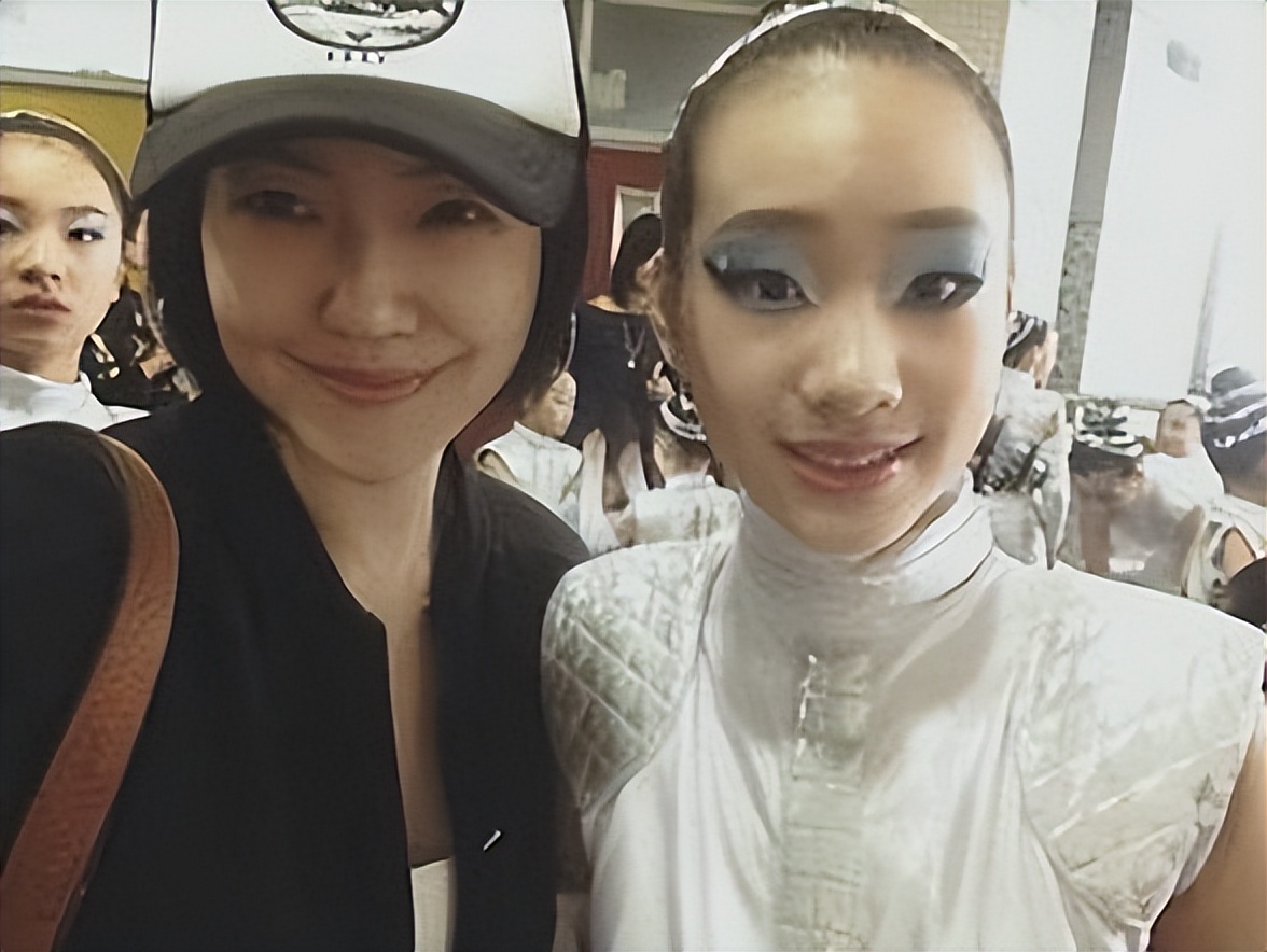 Little S's eldest daughter Xu Xiwen shoots luxury blockbusters, but her ...