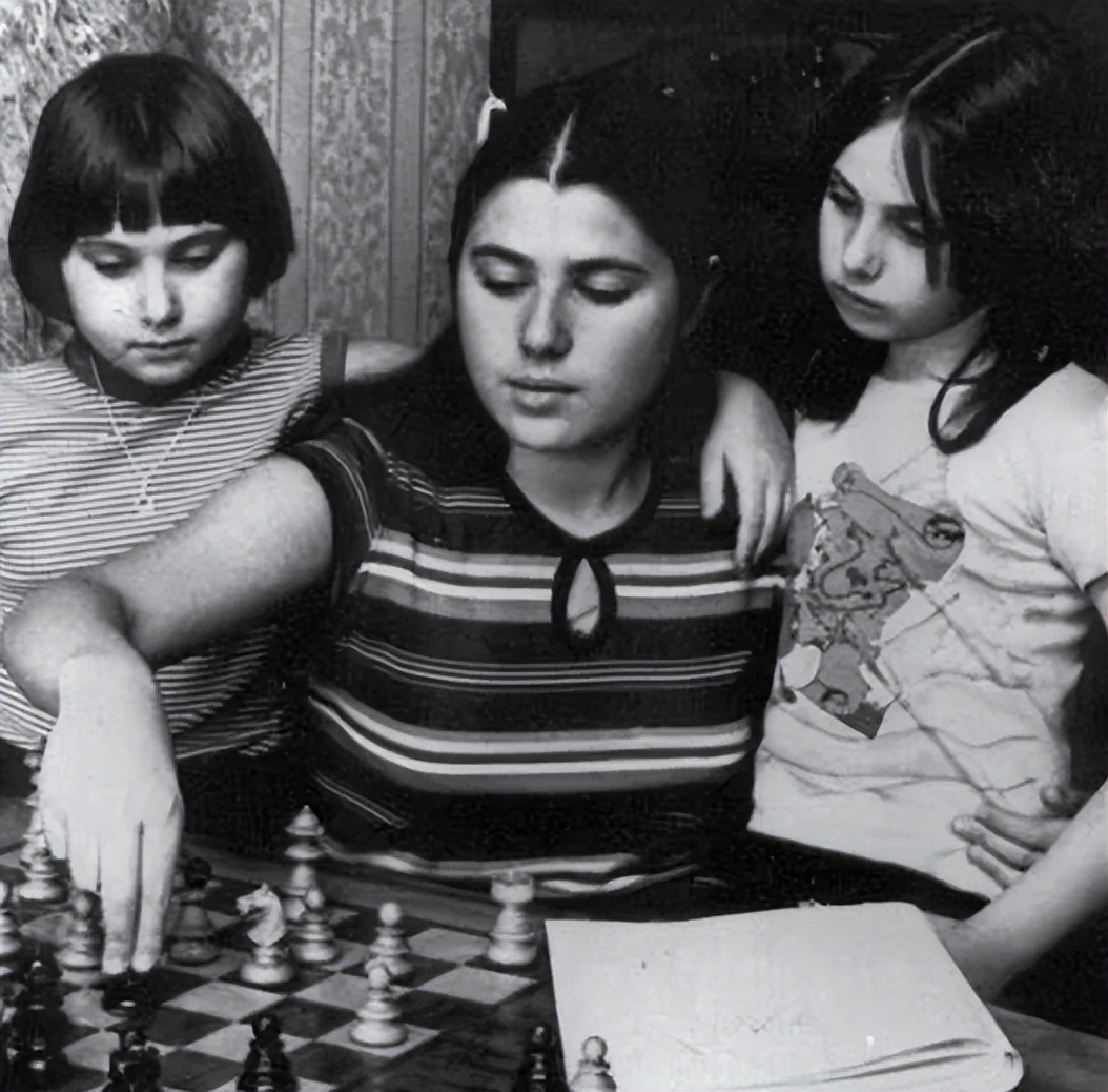 The Polgar Sisters: Three Famous Chess Sisters With Special Education ...