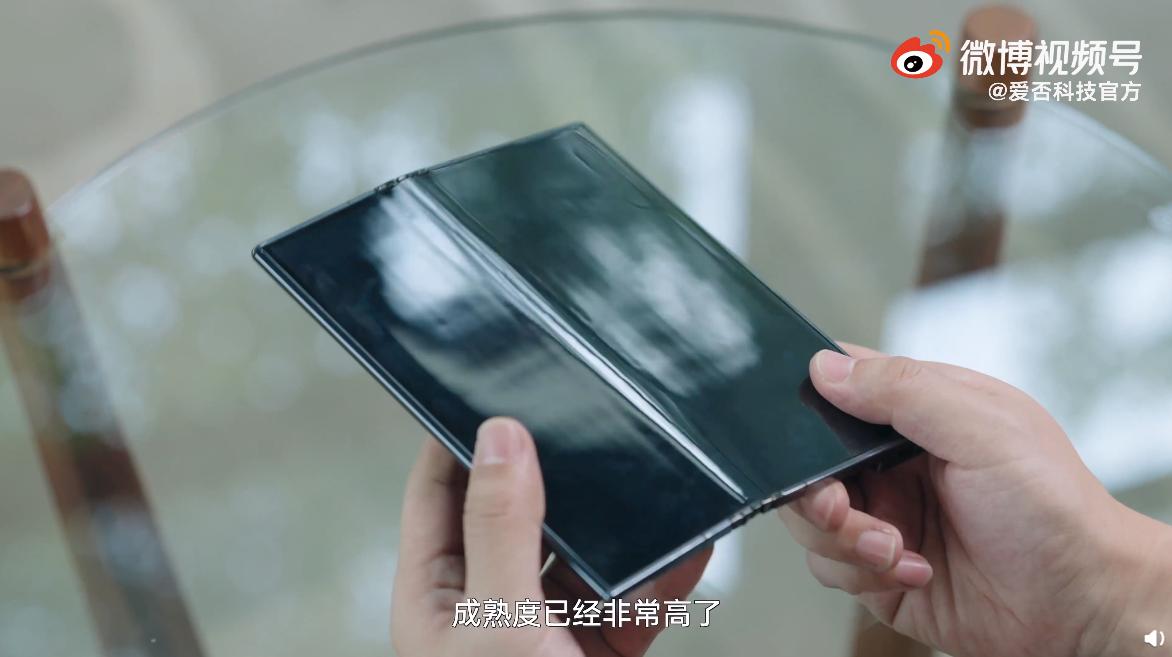 How difficult is "no crease" folding screen?OPPO Find N takes four ...