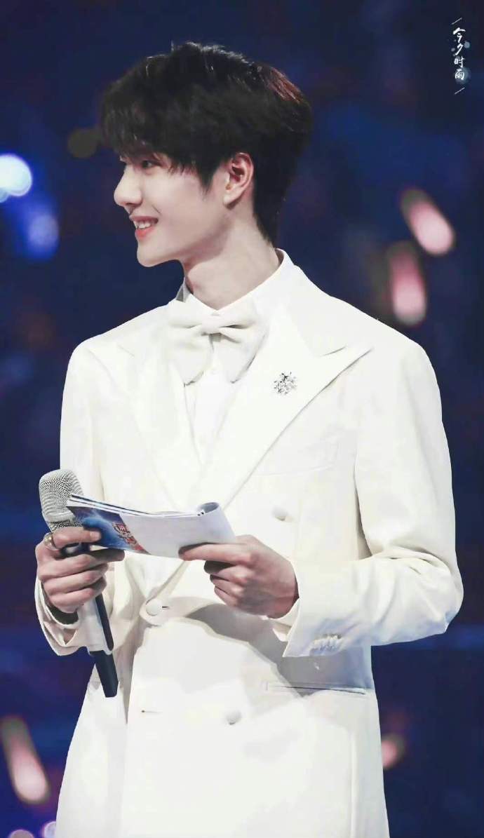 Du Hua, who owns Han Geng and Wang Yibo, is "silly, white and sweet ...