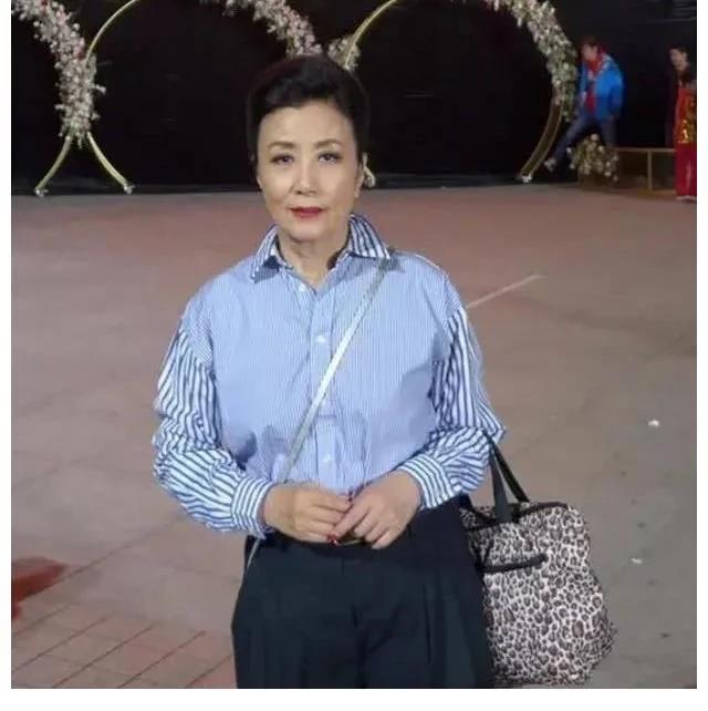Wang Mingquan is 74 years old and still so beautiful, younger than Xu ...