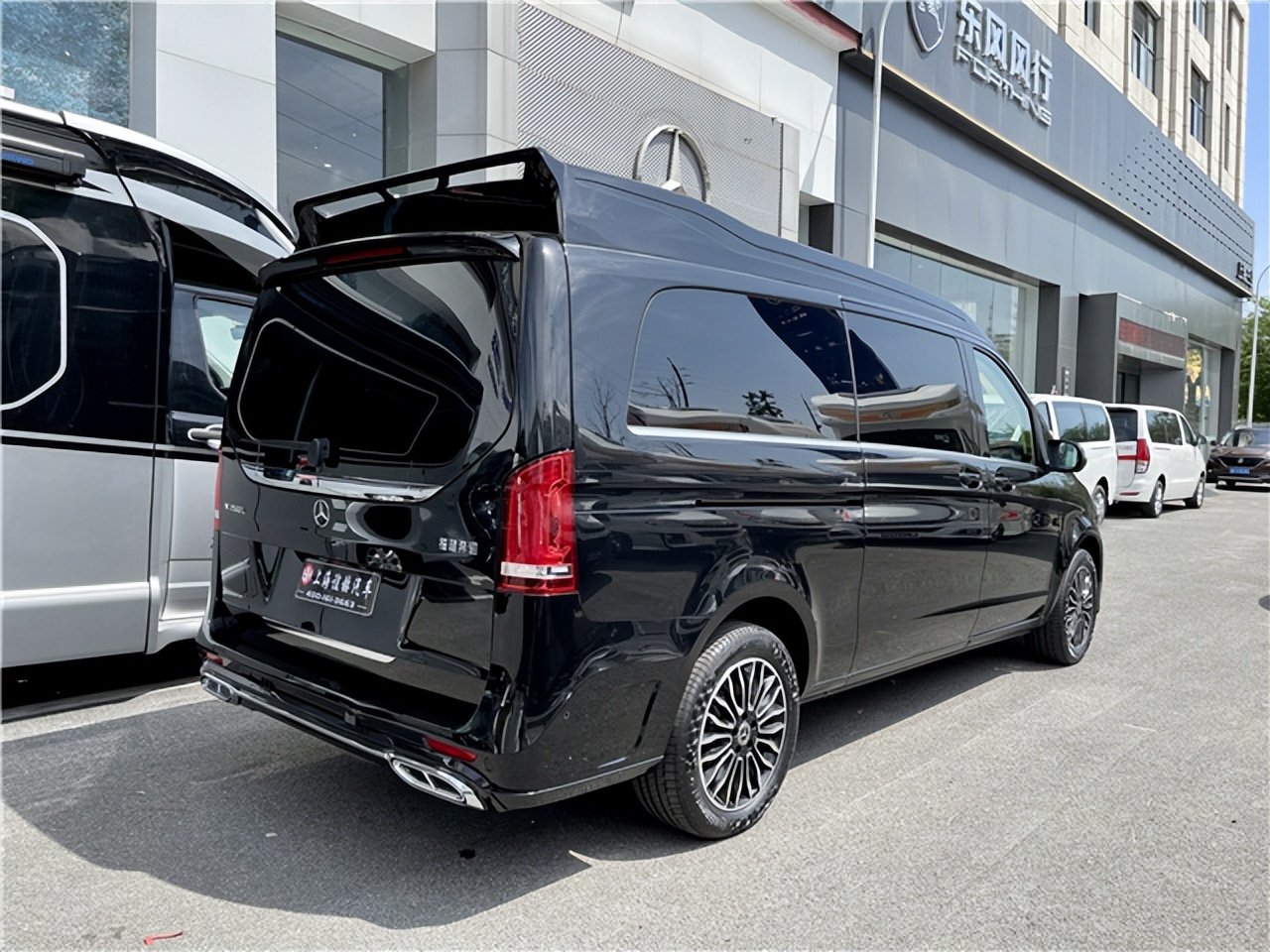 Mercedes-Benz V260L customized Maybach commercial vehicle, the appearance and interior are top ...