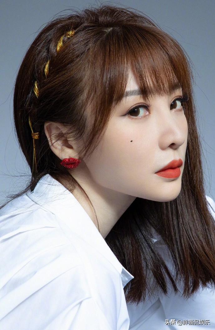 Who can resist the charm of Liu Yan? Excellent appearance and perfect ...