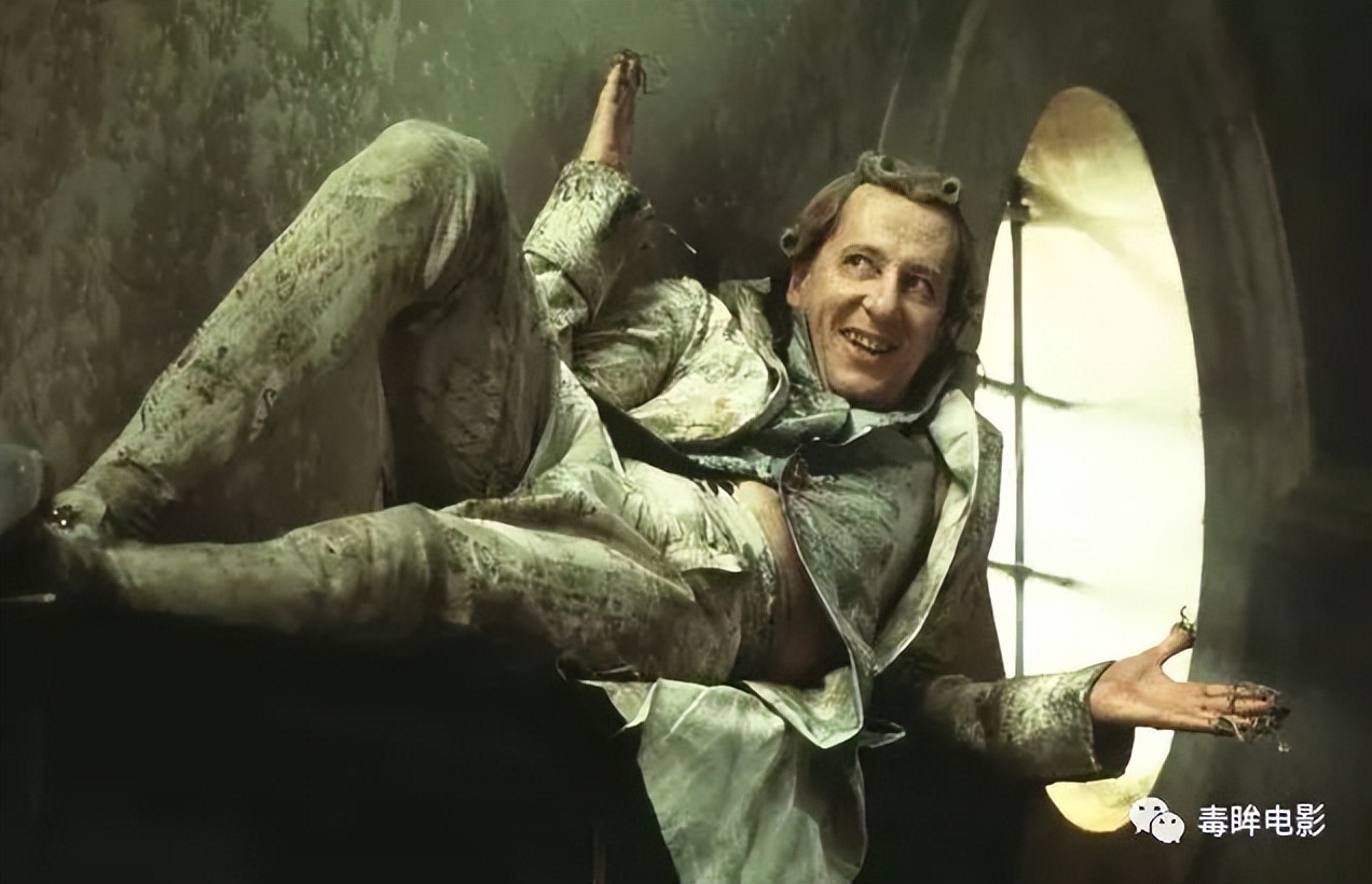 Standing on the fragments of morality, the movie "The Quill" burns its ...