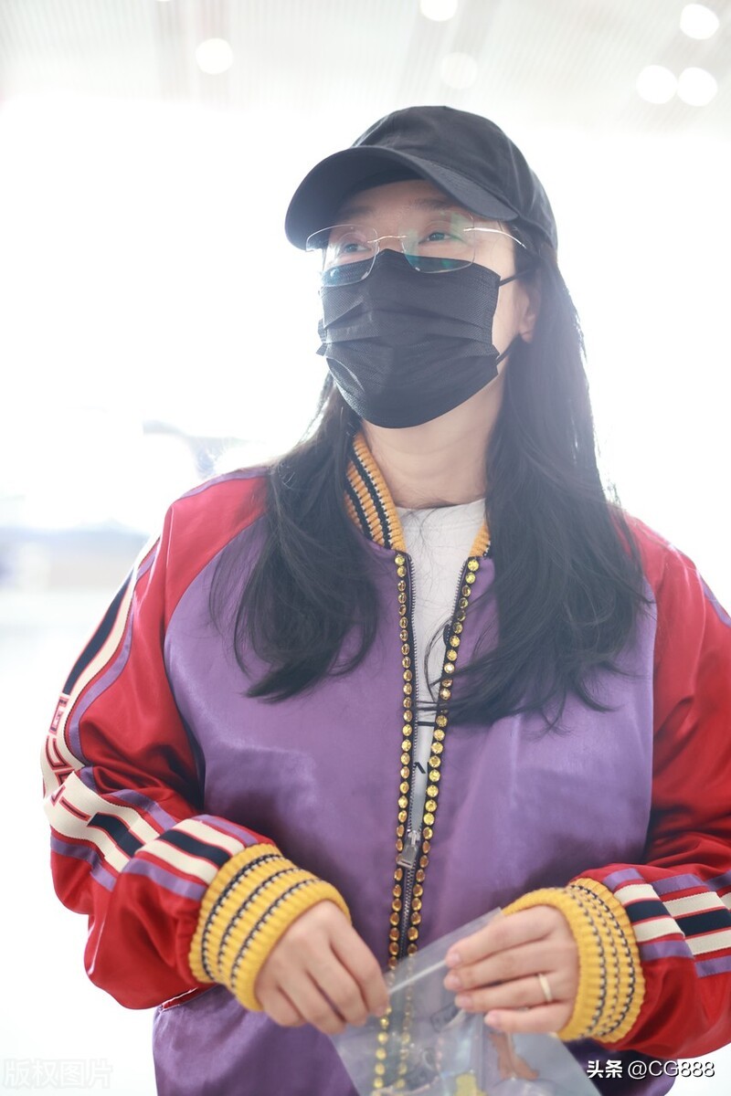 Linghua appeared at Beijing Capital Airport on March 25, 2023 - iMedia