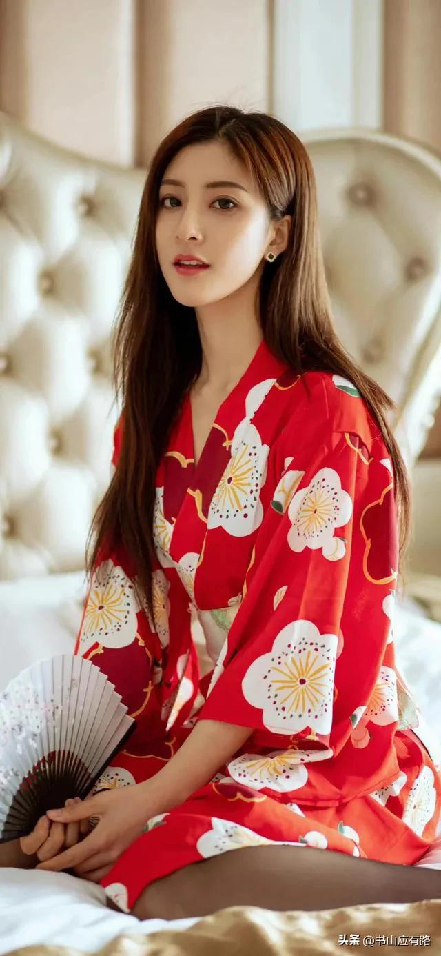 Lin Wenwen: A supermodel with a high appearance and temperament - iNEWS
