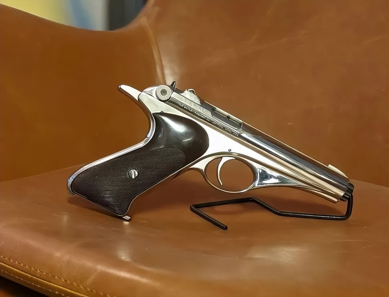 Exists like an alien weapon, unlike any other pistol - iNEWS