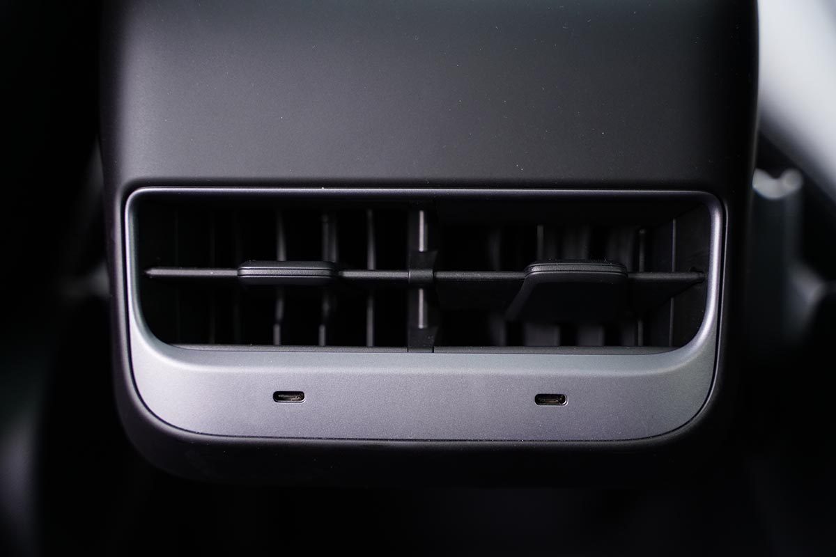 Tesla's latest Model Y USB-C fast charging module is dismantled - iNEWS