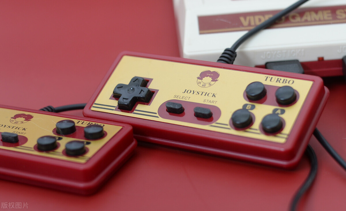 Old objects that have accumulated time, recalling those electronic ...