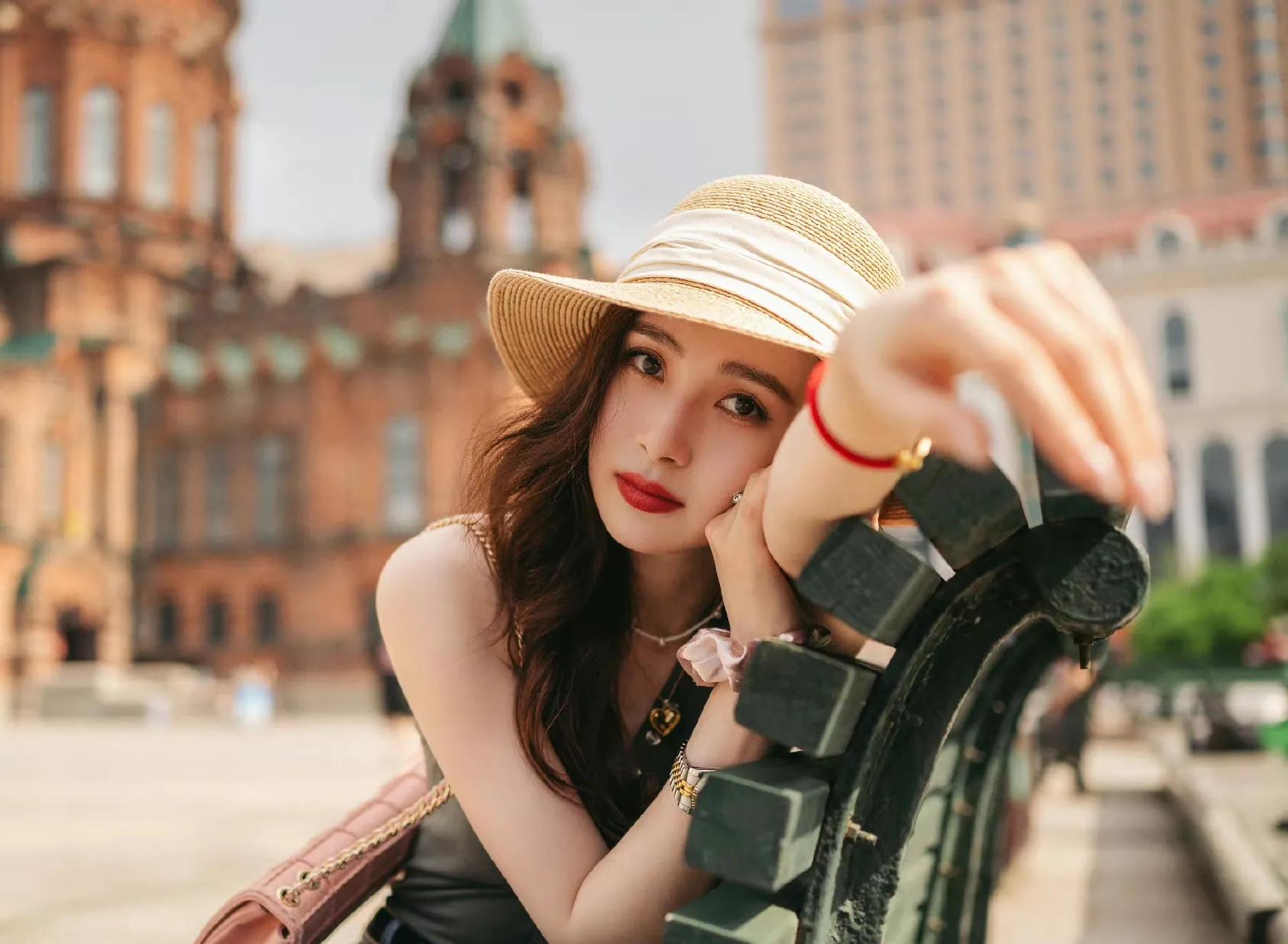 Beautiful actress Lu Chen - iMedia