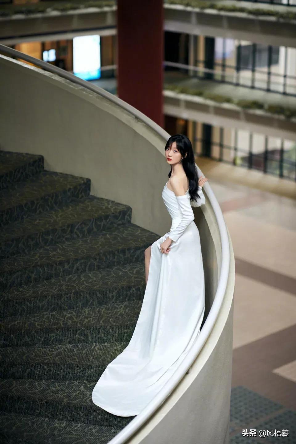 Sun Qian: Look at the thighs - iNEWS