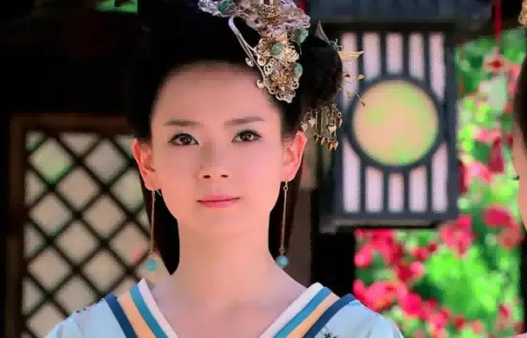 Come on, this is the real princess! Don't let someone who looks like a ...