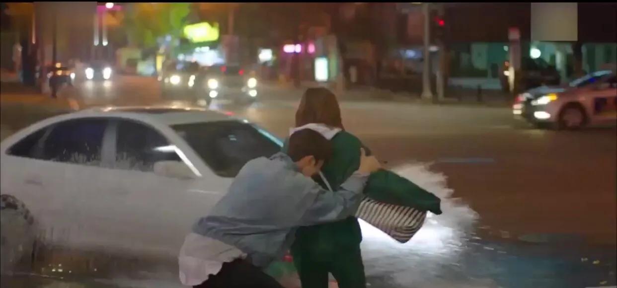 The suffocation operation of singles with strength in movies and TV ...