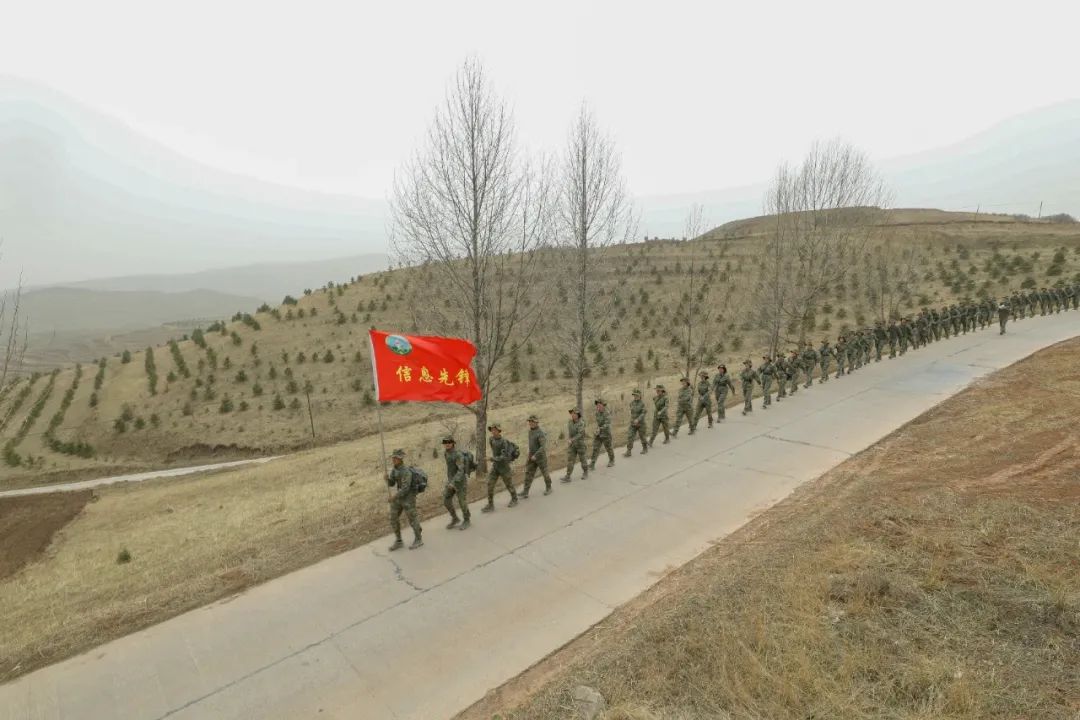 Traveling 100 kilometers a day, plateau rocket soldiers have double ...