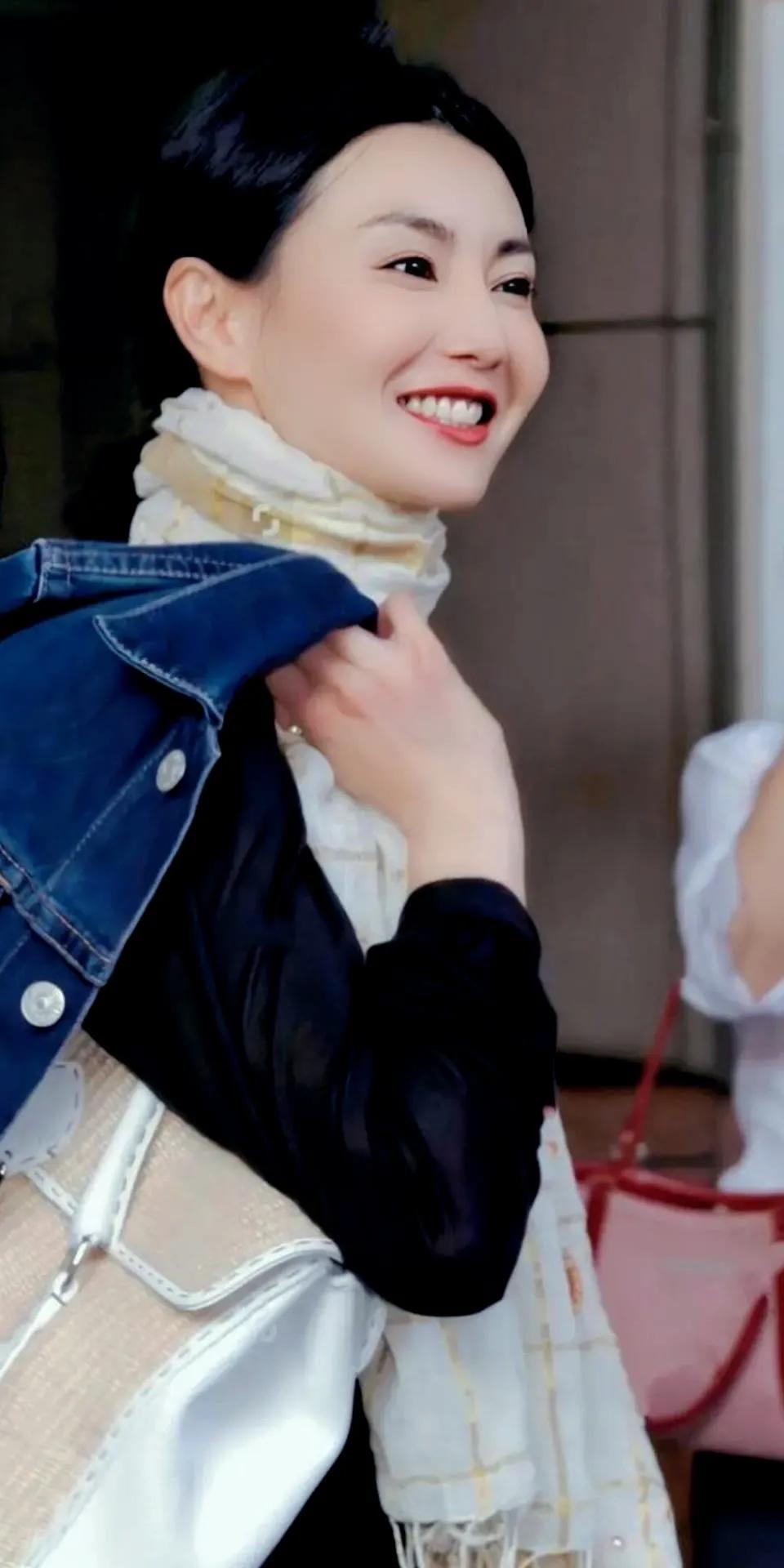 Stills of Zhang Manyu - iNEWS