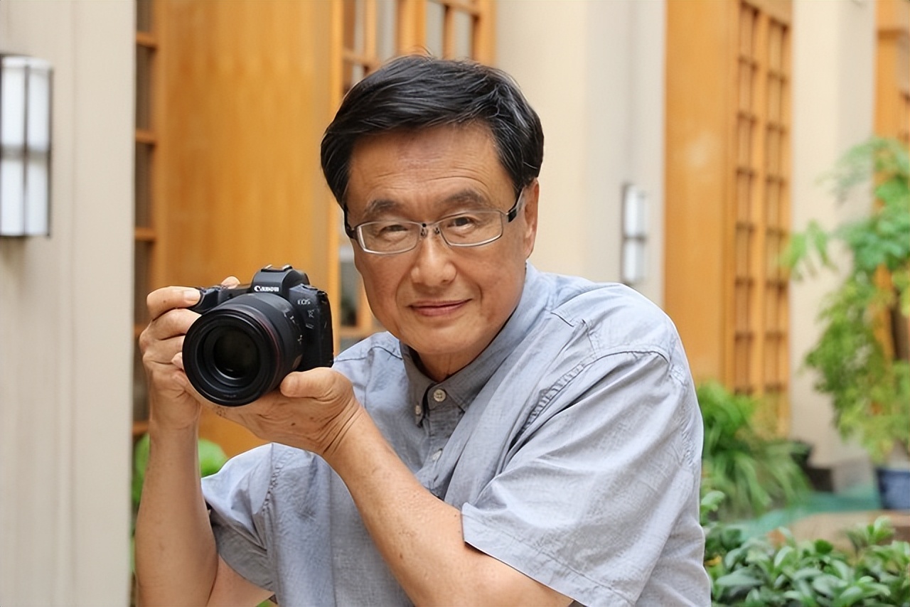 Photographer Wang Wenlan: When his son got sick and divorced Ni Ping ...