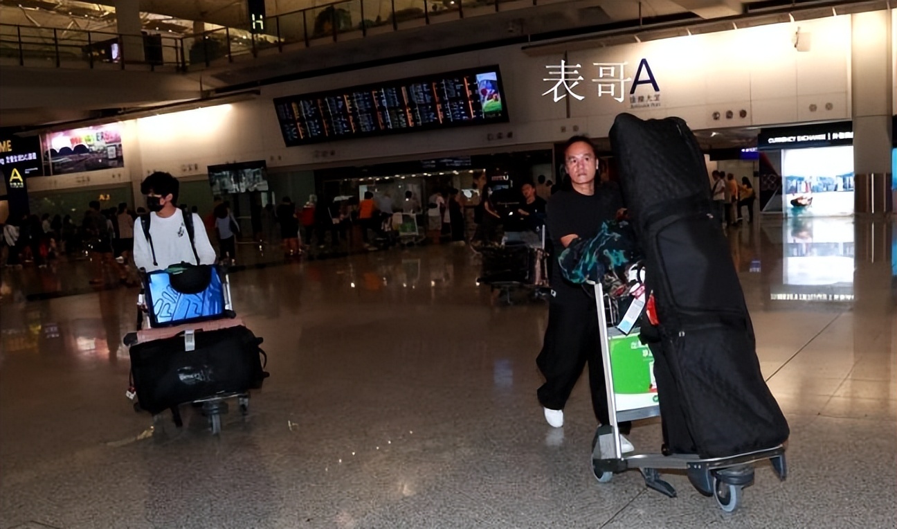 Nicholas Tse and his 16-year-old eldest son returned to Hong Kong ...