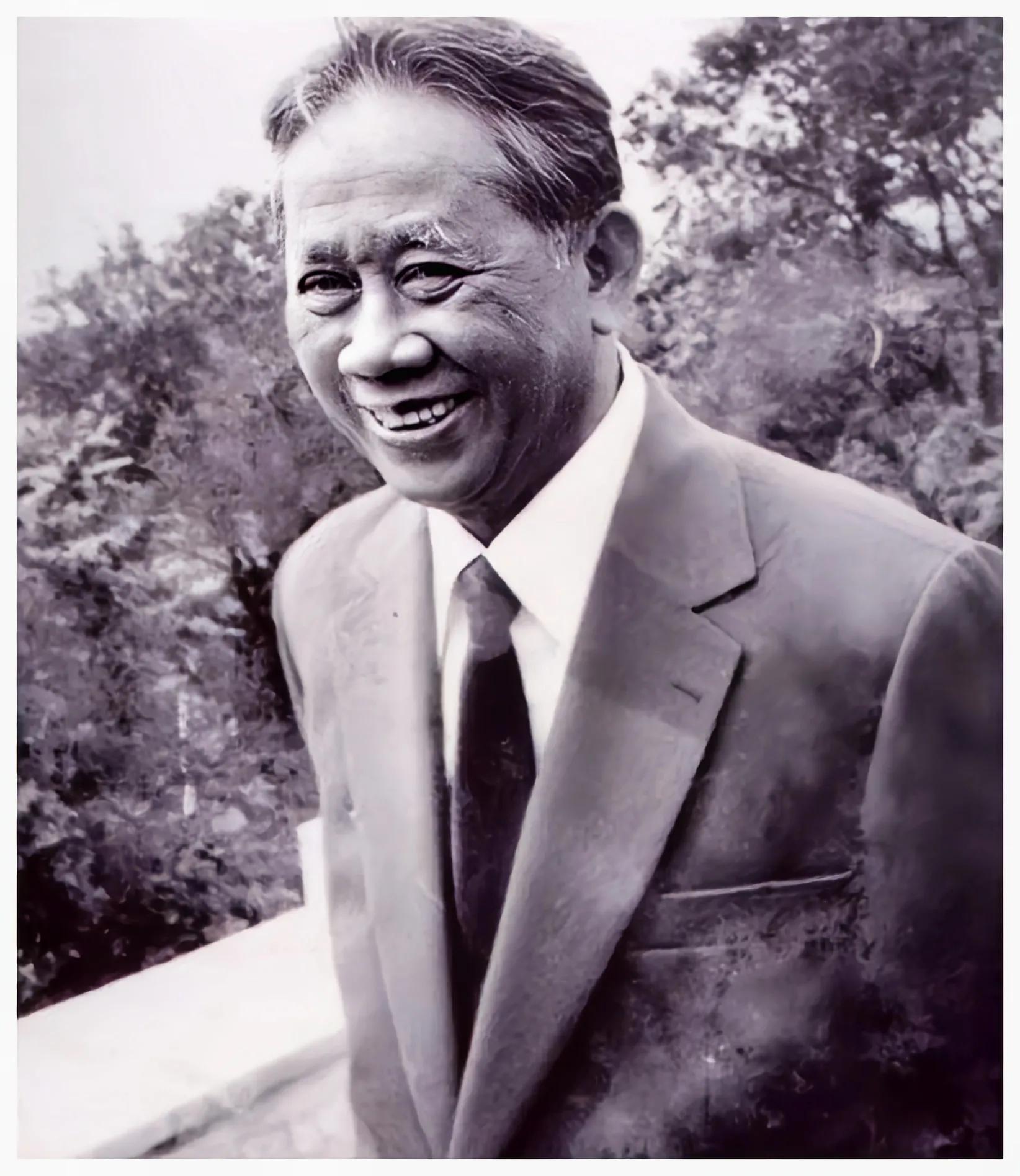 In 1979, Deng Xiaoping's visit to the United States opened the prelude ...