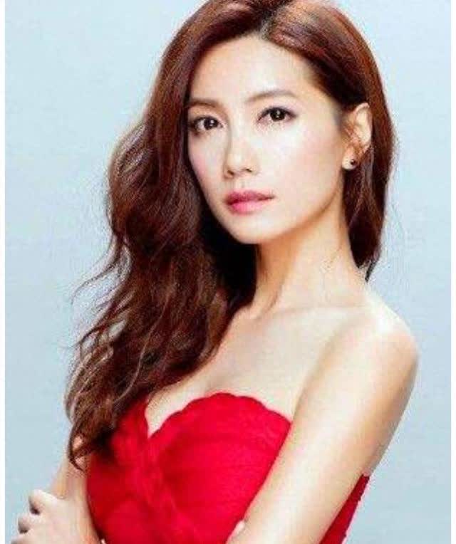 'Scandal Queen: The beauty of the entertainment industry, obsessed with the male star, looking ...