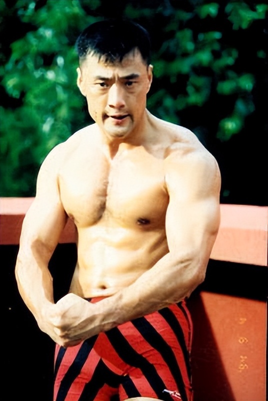 18-year-old figure in his 50s, these self-disciplined male stars are ...