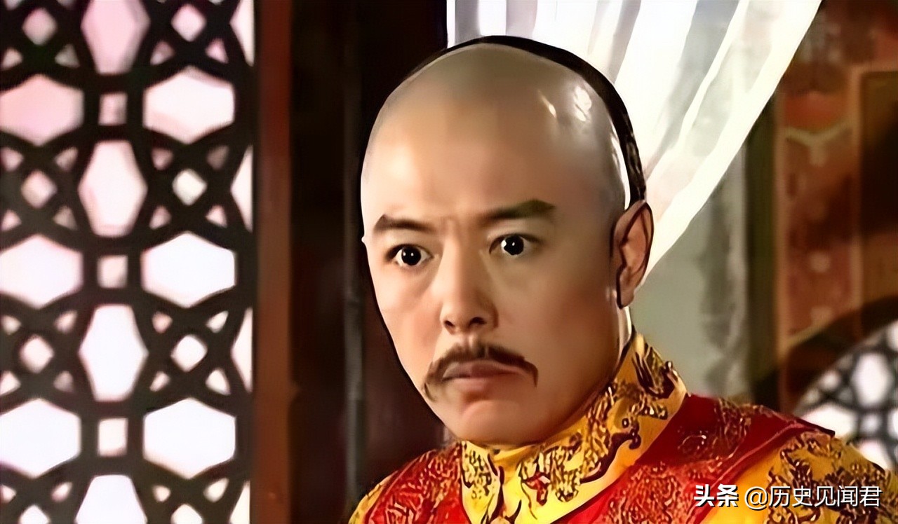 In the Qing Dynasty, it was popular for men to have long braids in ...