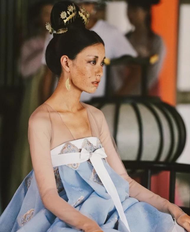 Don't act as a buffoon if you can't lose face. These 9 actresses tell ...