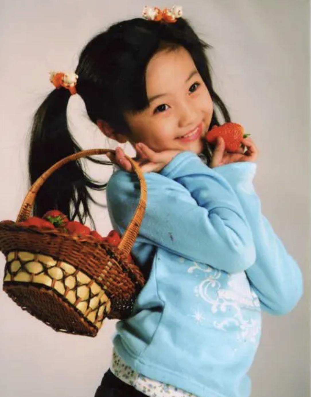 The lives of Lin Miaoke and Yang Peiyi are very different, and it is ...