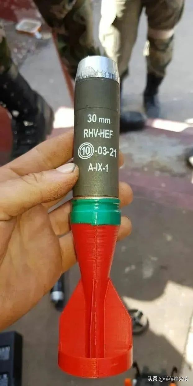 The FK-3000 air defense system is equipped with three missiles and one gun, which can be called ...