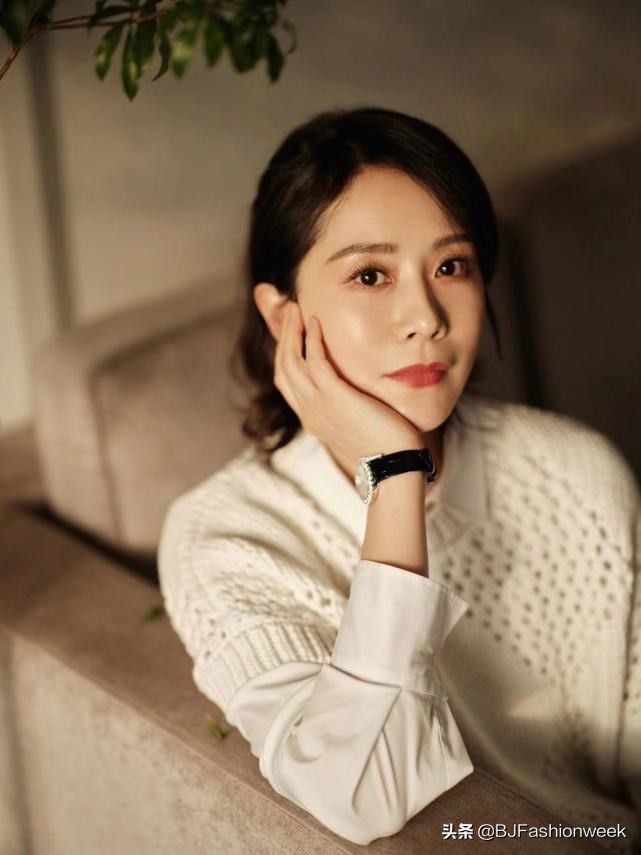 White learn to wear Haiqing, intellectual, generous and textured, not ...