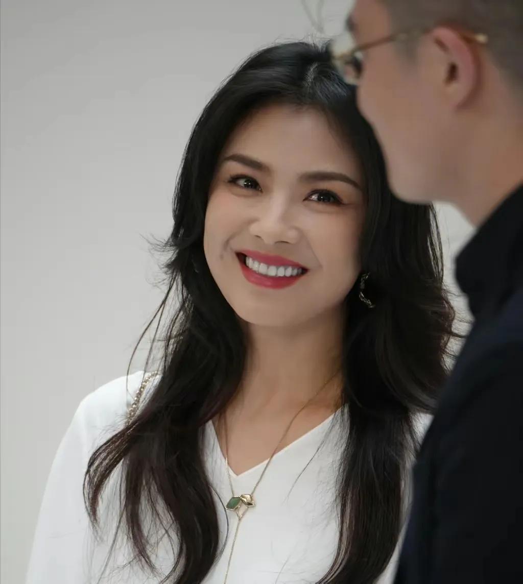 Not seen for a while and changed again! Liu Tao looks rejuvenated, Chen ...